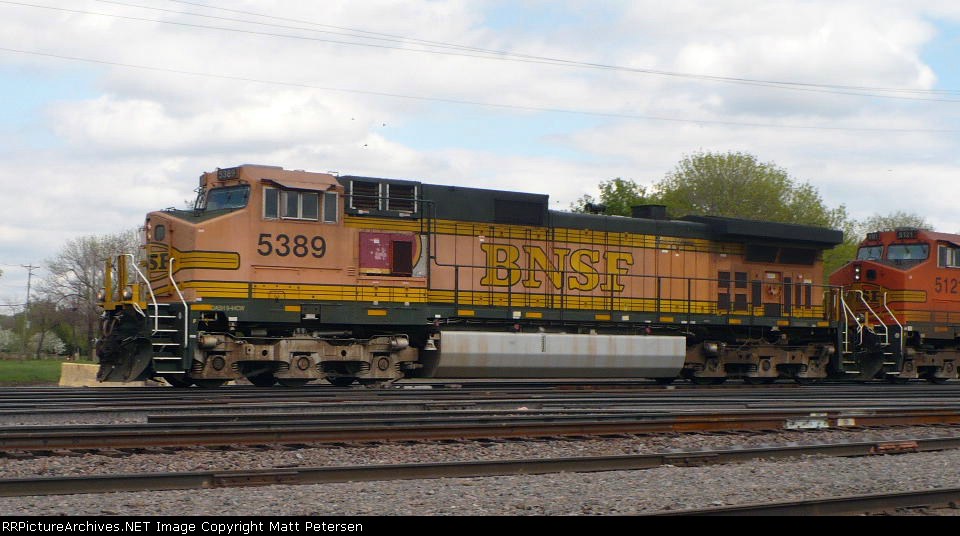BNSF 5389